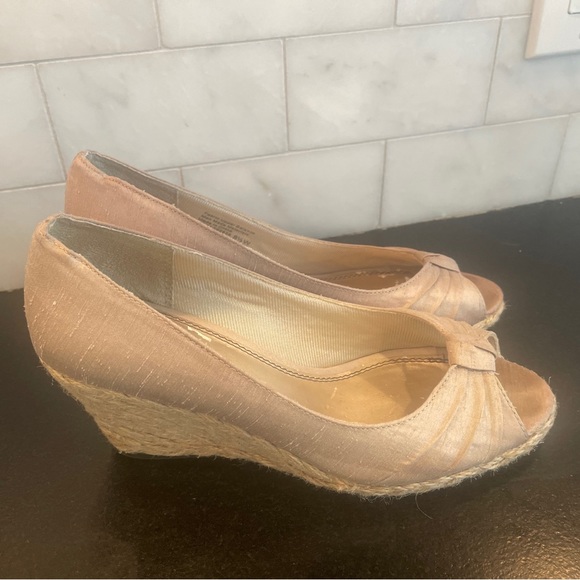 Life Stride | Shoes | Life Stride Wedge Tan Sandal Size 8 2 Neutral ...